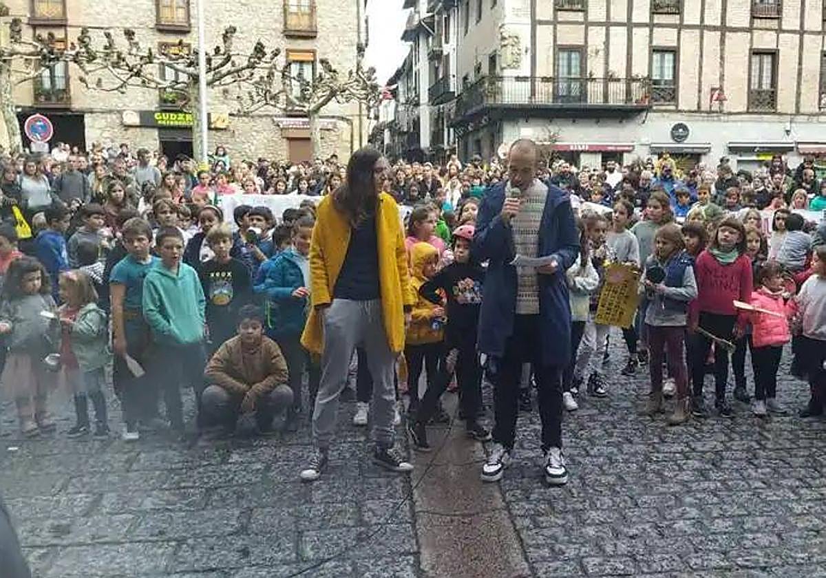 Una ikastola de Hernani redobla la presión sobre la empresa del menú escolar de Durana | El Correo